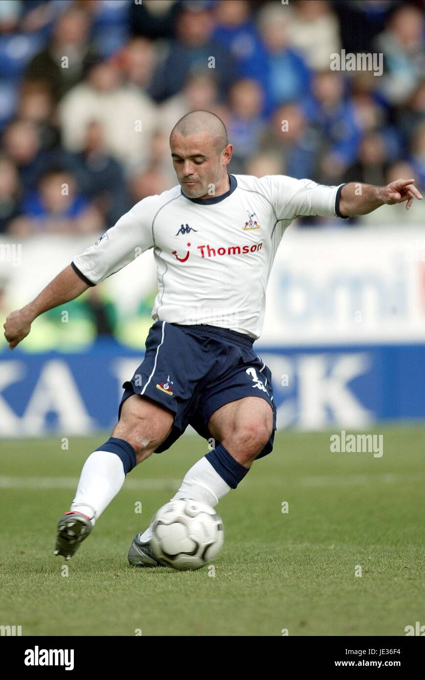 STEPHEN CARR TOTTENHAM HOTSPUR FC WALKERS STADIUM LEICESTER ENGLAND 19 ...