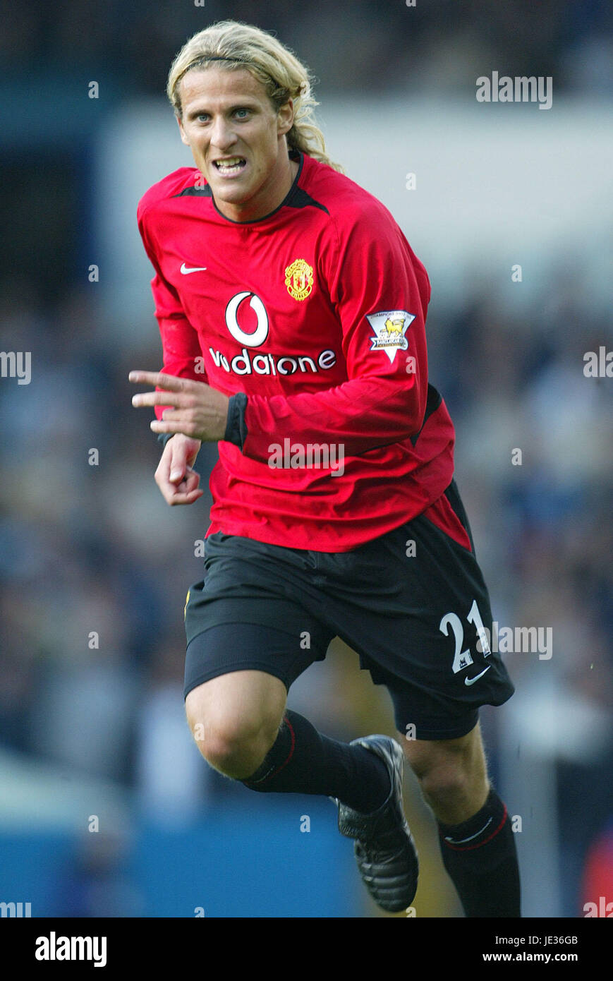 Diego forlan manchester united fc hi-res stock photography and images ...
