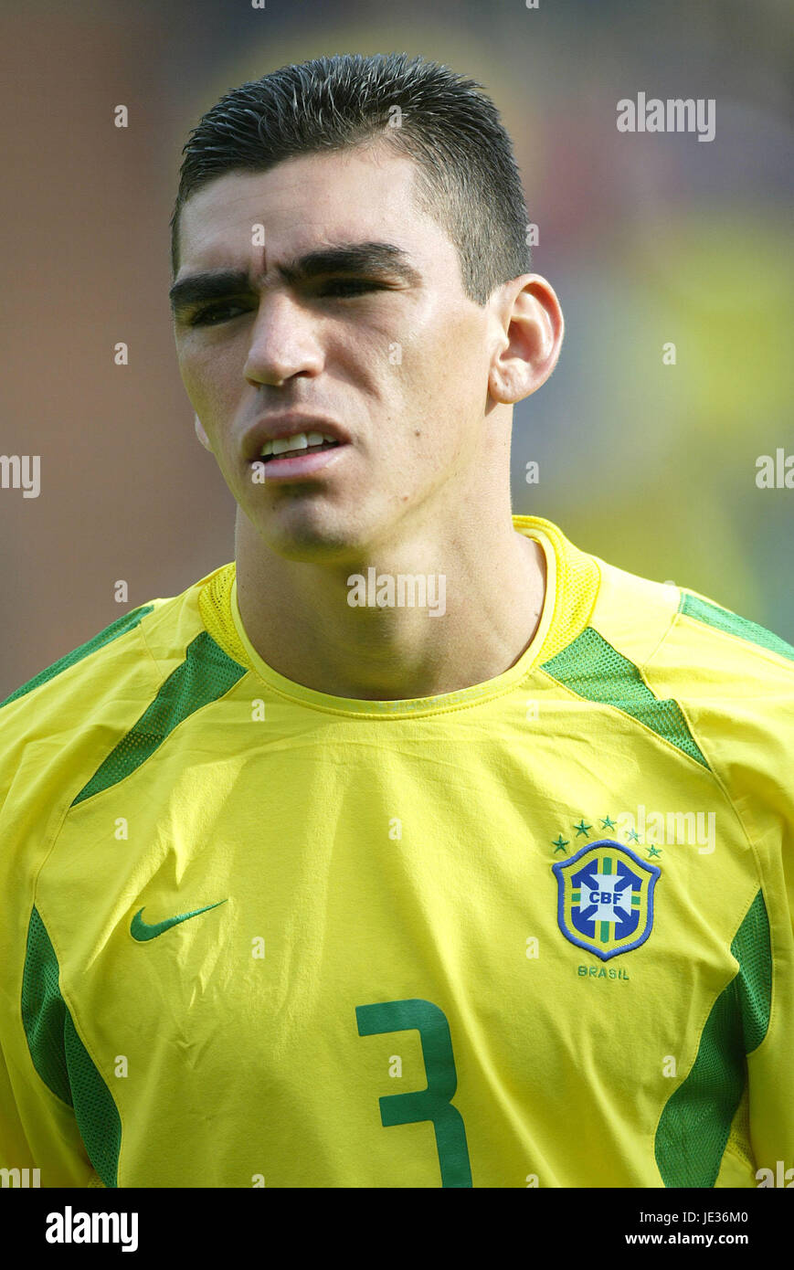 LUCIO BBRAZIL & BAYER 04 LEVERKUSEN WALKERS STADIUM LEICESTER ENGLAND ...