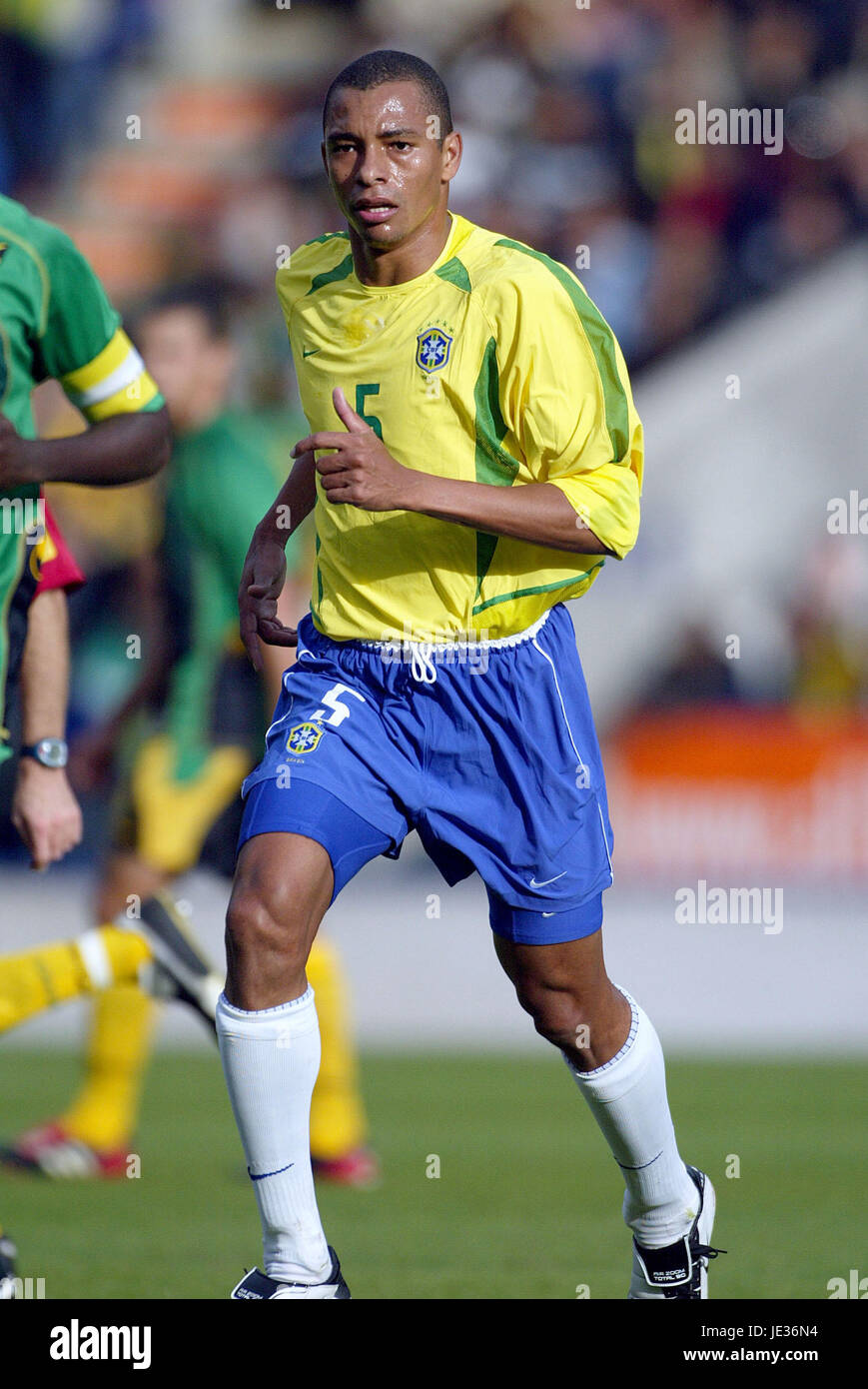 GILBERTO SILVA BRAZIL & ARSENAL FC WALKERS STADIUM LEICESTER ENGLAND 12 ...