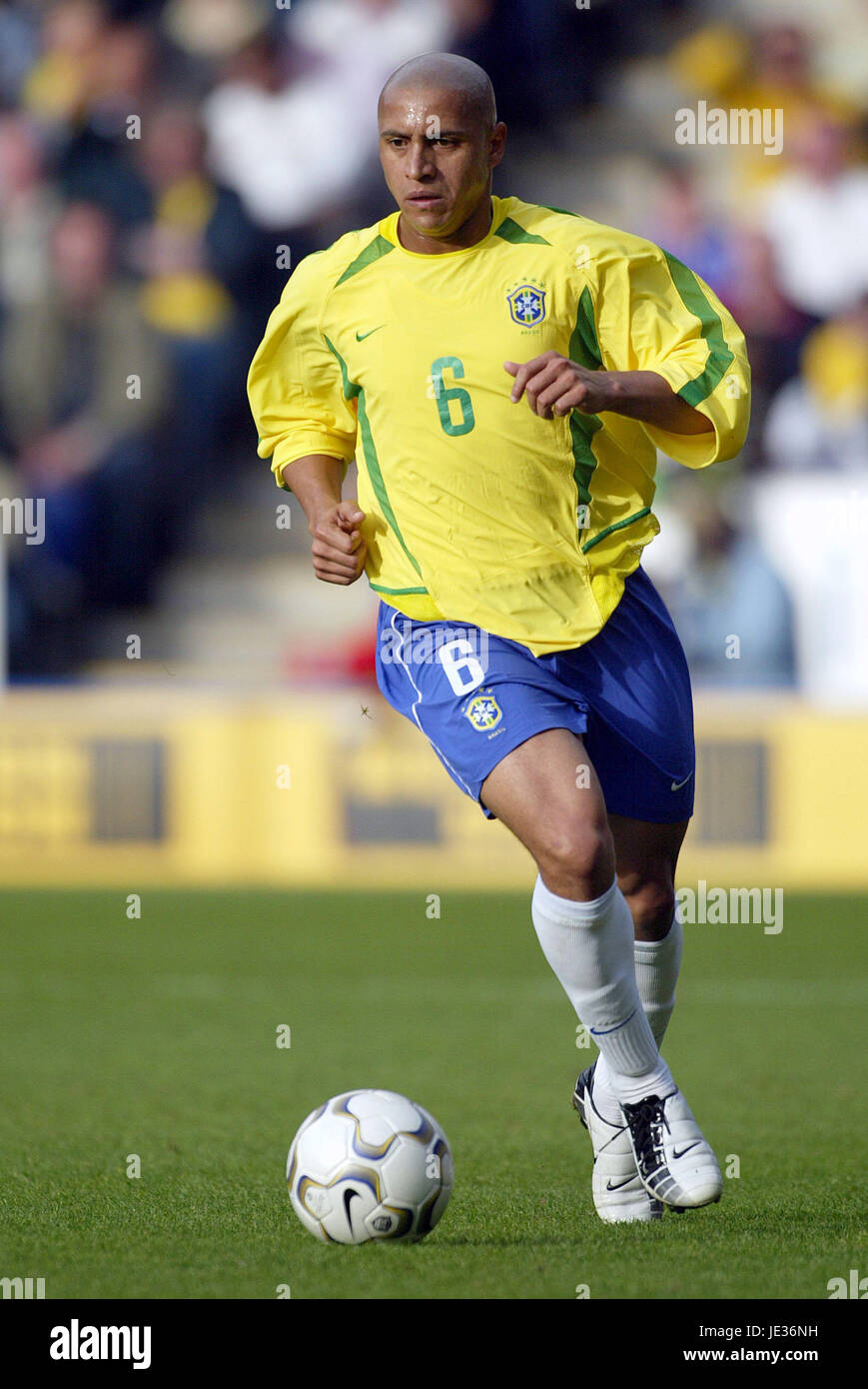Roberto carlos real madrid 2003 hi-res stock photography and images - Alamy