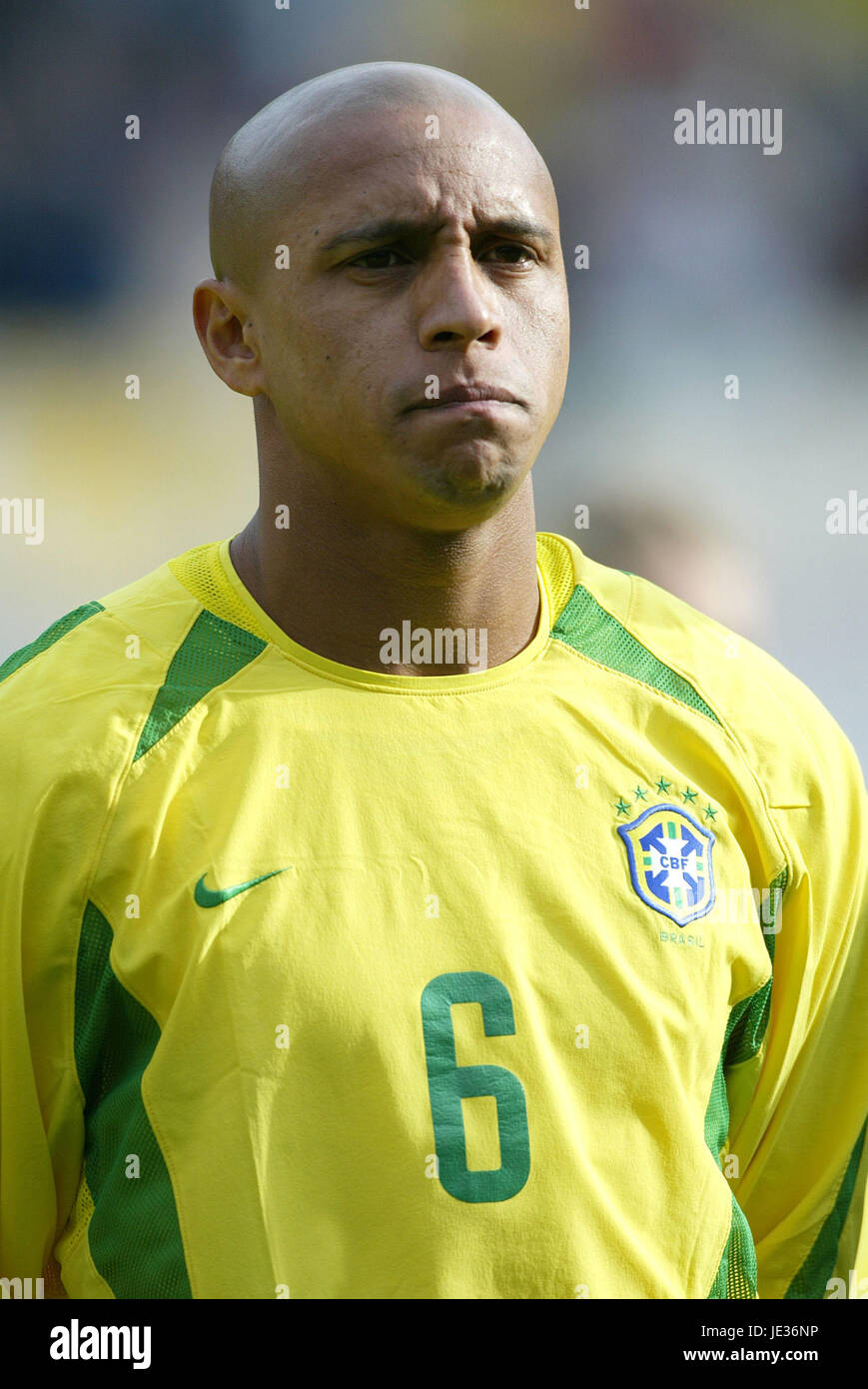 ROBERTO CARLOS BRAZIL & REAL MADRID WALKERS STADIUM LEICESTER ENGLAND ...