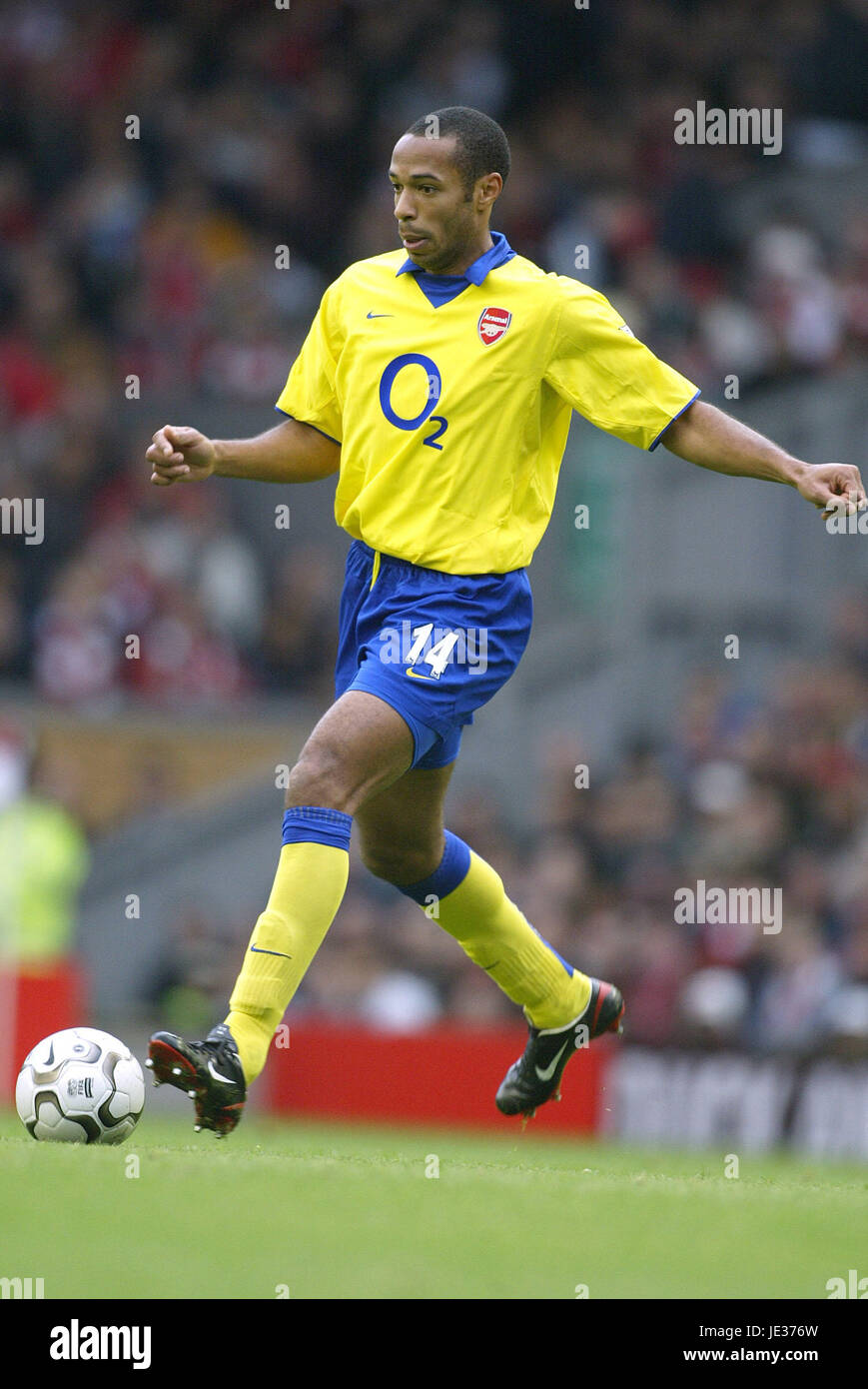 Thierry henry arsenal fc 04 hi-res stock photography and images - Alamy