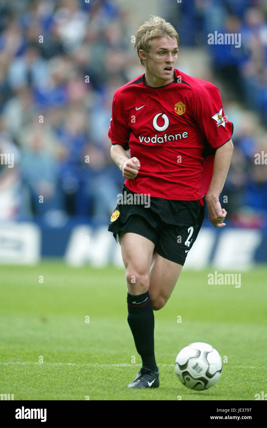 DARREN FLETCHER MANCHESTER UNITED FC WALKERS STADIUM LEICESTER ENGLAND ...