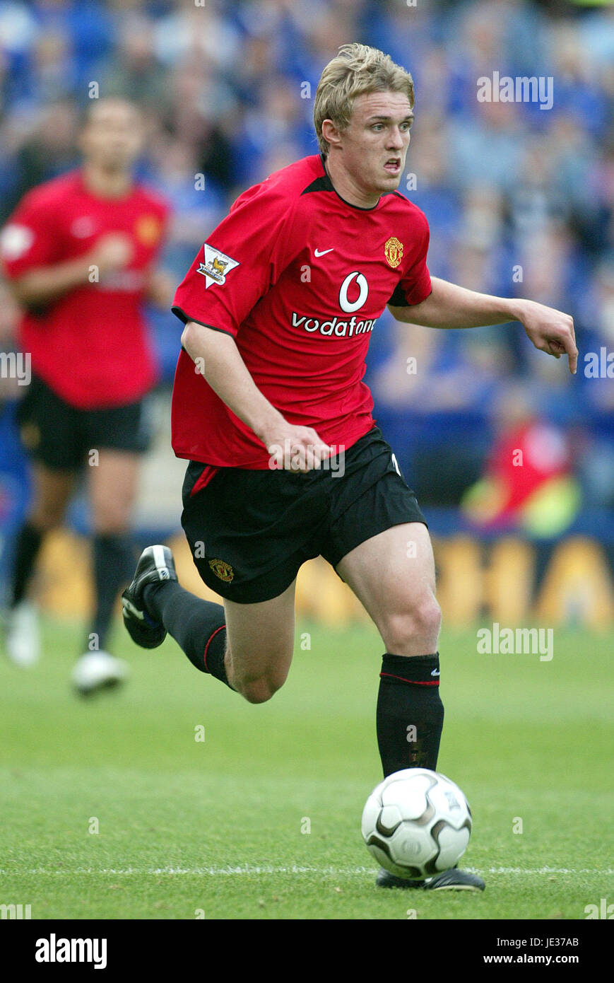 DARREN FLETCHER MANCHESTER UNITED FC WALKERS STADIUM LEICESTER ENGLAND ...
