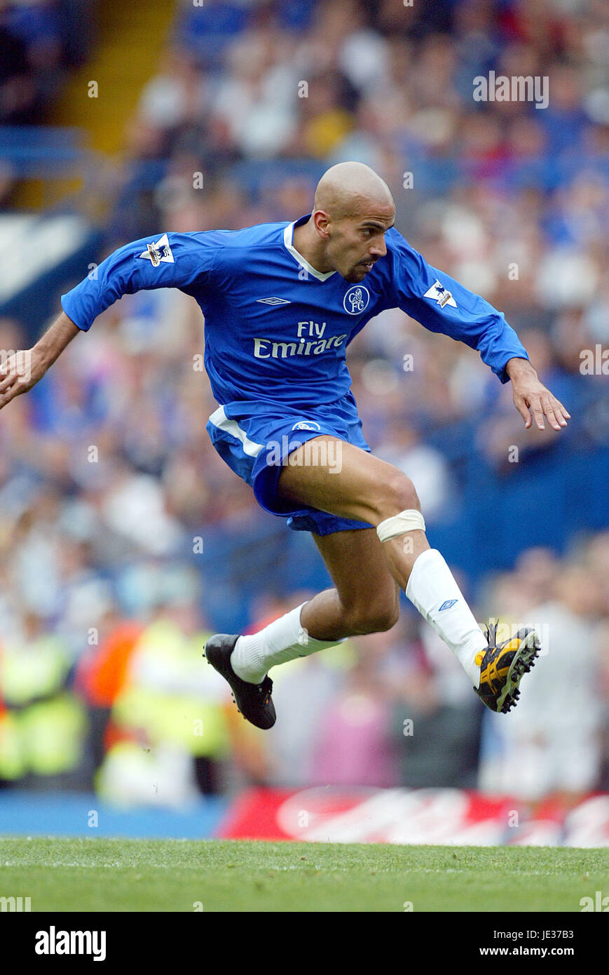 Juan veron chelsea 2003 hi-res stock photography and images - Alamy