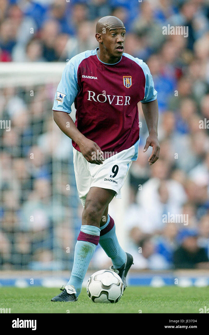 Dion dublin football hi-res stock photography and images - Alamy