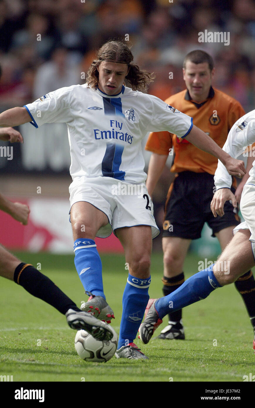 Hernan crespo chelsea 2003 hi-res stock photography and images - Alamy