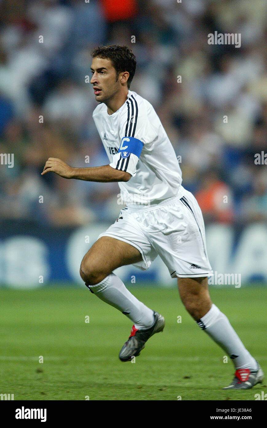 RAUL REAL MADRID CF SANTIAGO BERNABEU MADRID SPAIN 16 September 2003 Stock Photo - Alamy