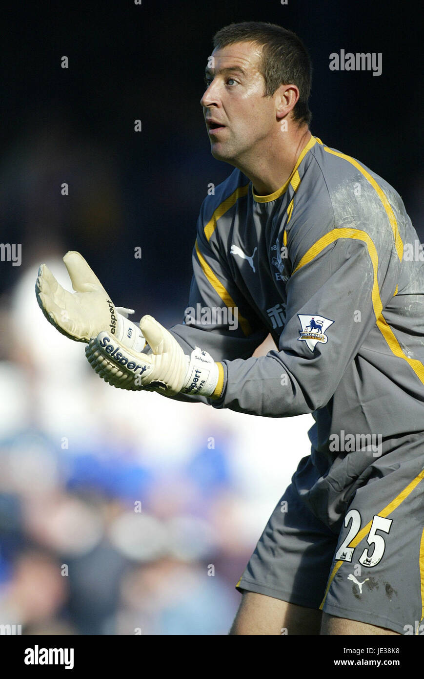 NIGEL MARTYN EVERTON FC GOODISON PARK LIVERPOOL 12 September 2003 Stock ...