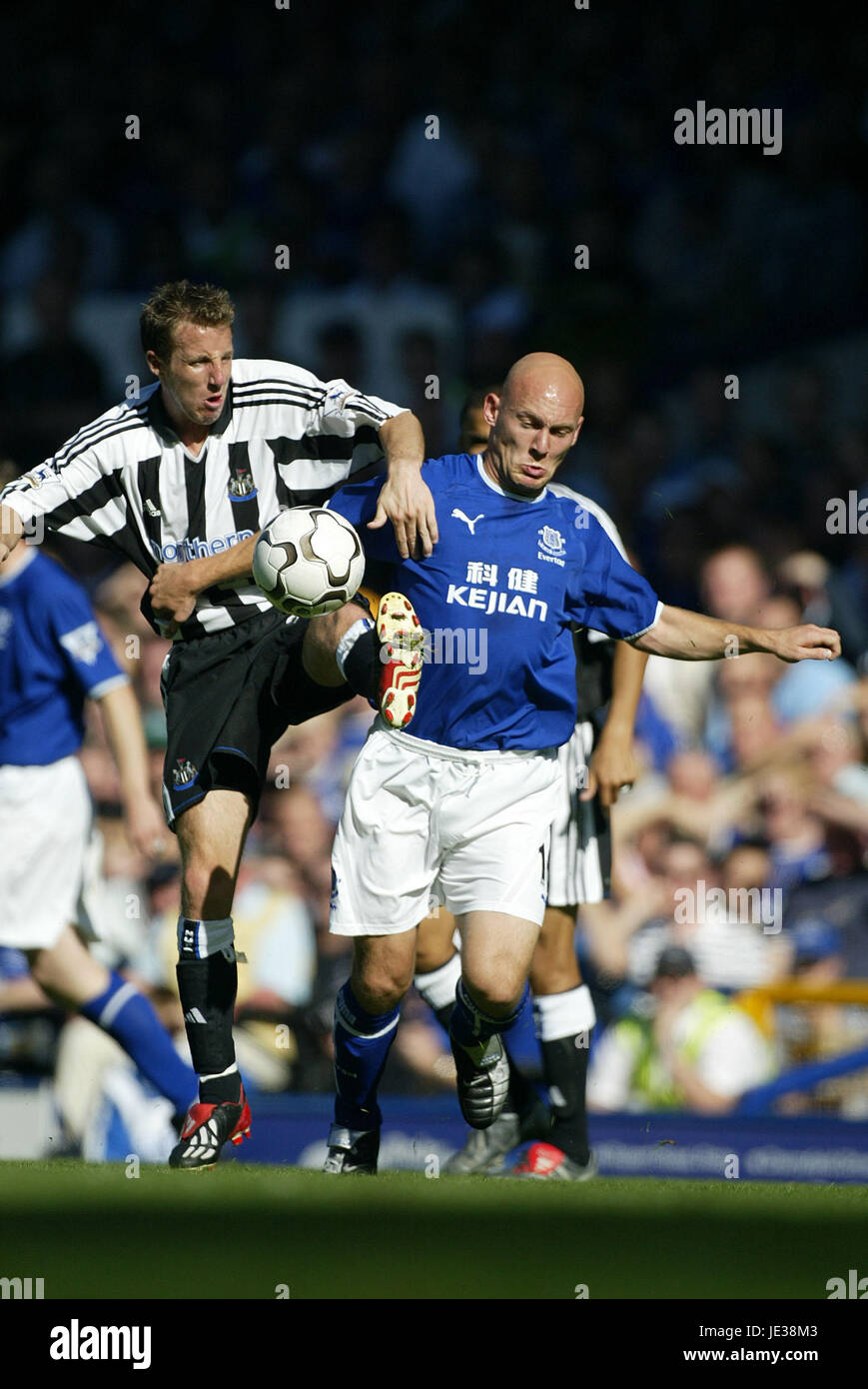LEE BOWYER & THOMAS GRAVESEN EVERTON V NEWCASTLE UNITED GOODISON PARK ...