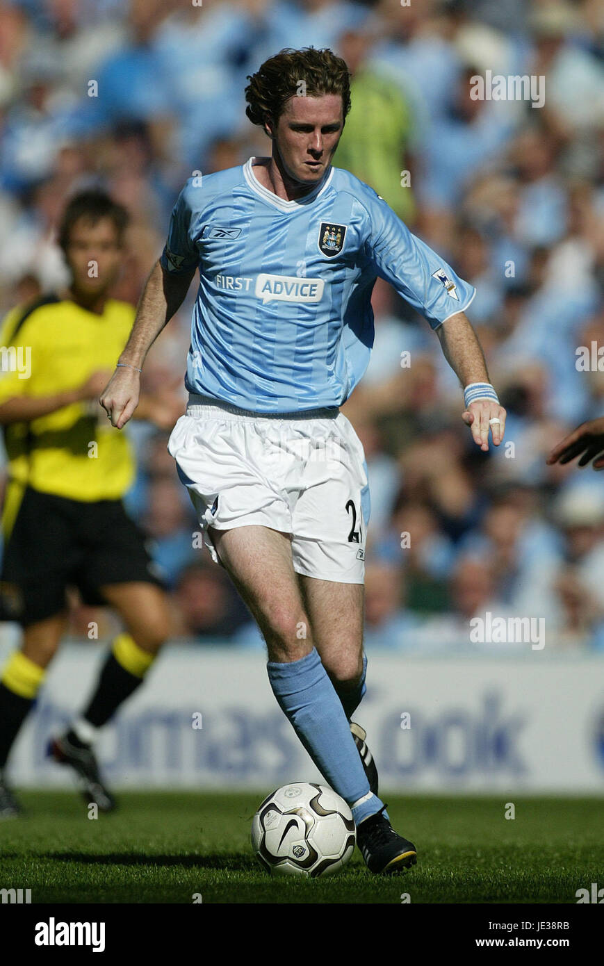 STEVE MCMANAMAN MANCHESTER CITY FC MANCHESTER STADIUM MANCHESTER ...