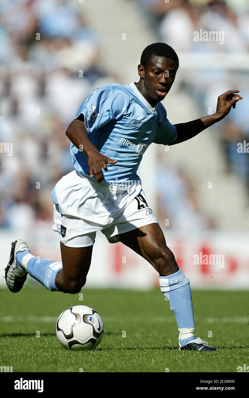 SHAUN WRIGHT-PHILLIPS MANCHESTER CITY FC MANCHESTER STADIUM MANCHESTER ...