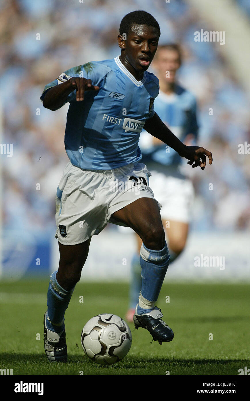 SHAUN WRIGHT-PHILLIPS MANCHESTER CITY FC MANCHESTER STADIUM MANCHESTER ...