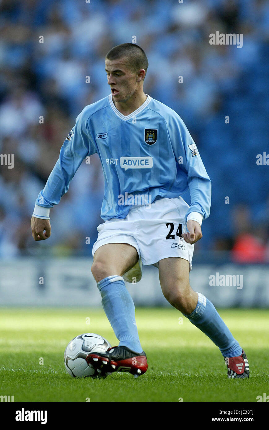 JOEY BARTON MANCHESTER CITY FC MANCHESTER STADIUM MANCHESTER ENGLAND 14 ...