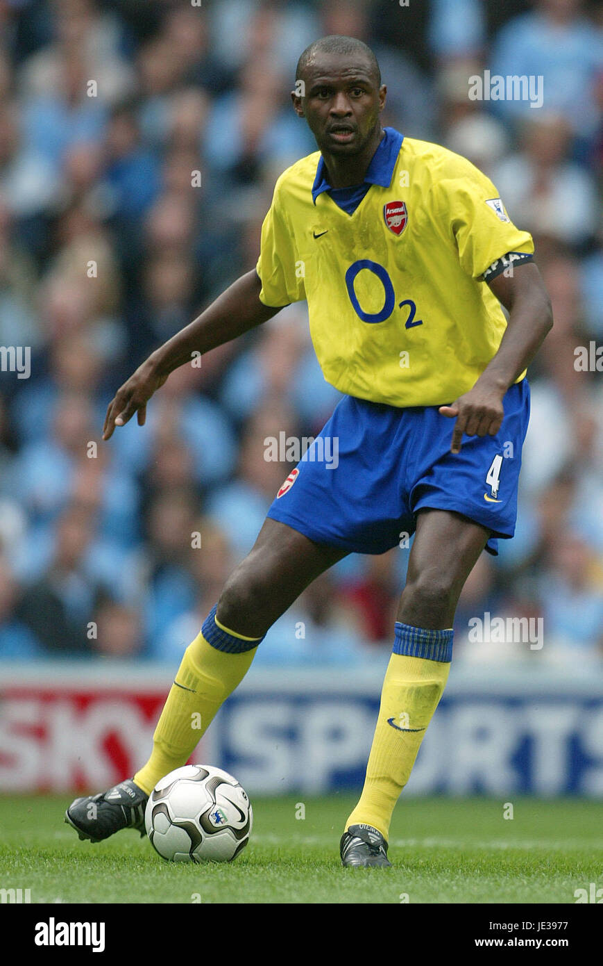 PATRICK VIEIRA ARSENAL FC CITY OF MANCHESTER STADIUM MANCHESTER ENGLAND ...