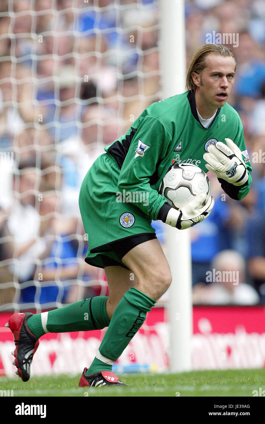 IAN WALKER LEICESTER CITY FC STAMFORD BRIDGE CHELSEA LONDON ENGLAND 23 ...