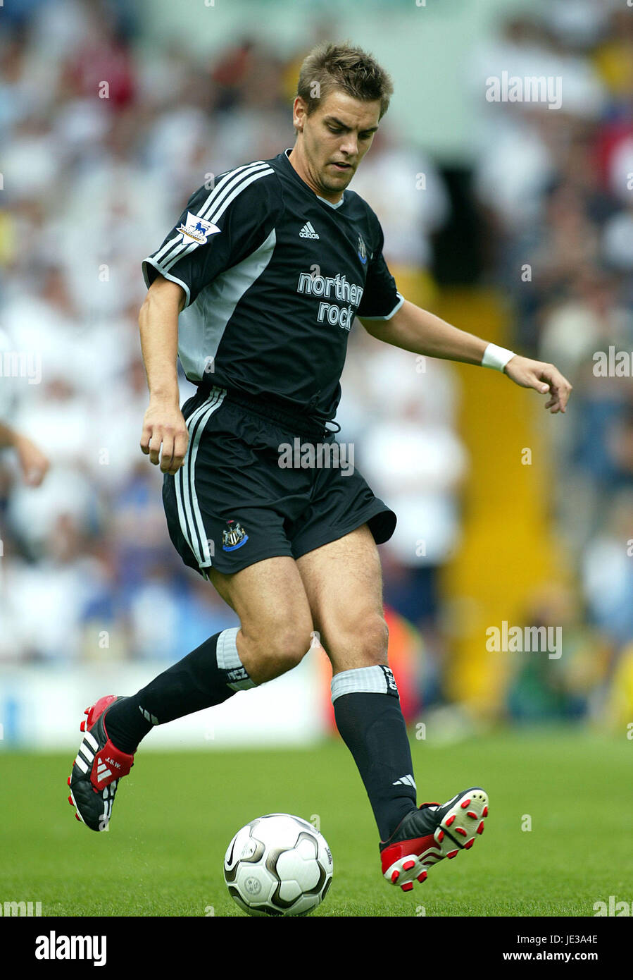 JONATHAN WOODGATE NEWCASTLE UNITED FC ELLAND ROAD LEEDS ENGLAND 17 ...