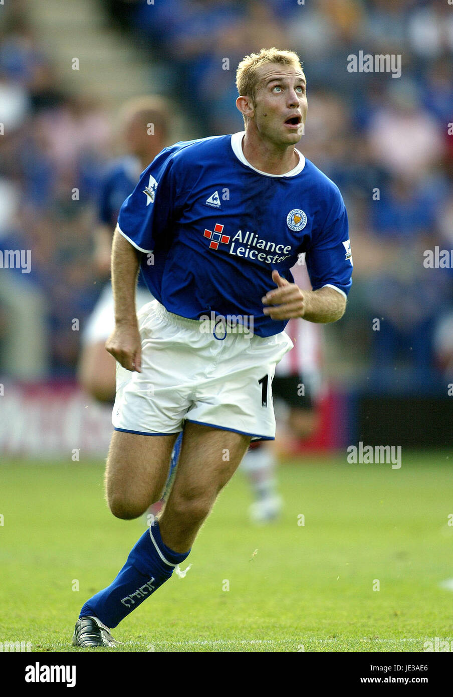 JAMES SCOWCROFT LEICESTER CITY FC WALKERS STADIUM LEICESTER ENGLAND 16 ...