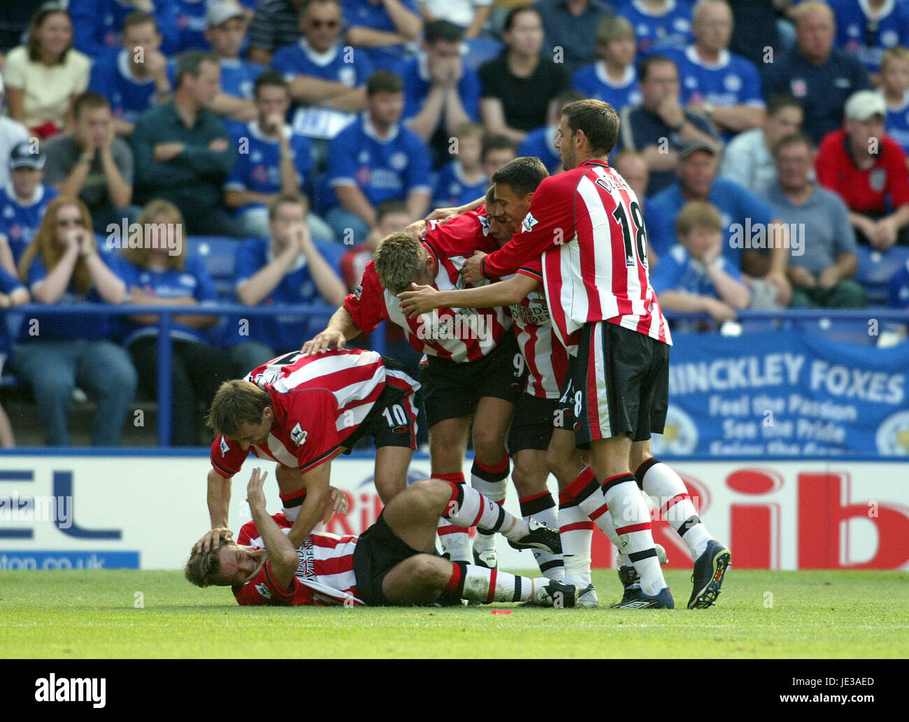 Football celebrating graeme le saux hi-res stock photography and images ...