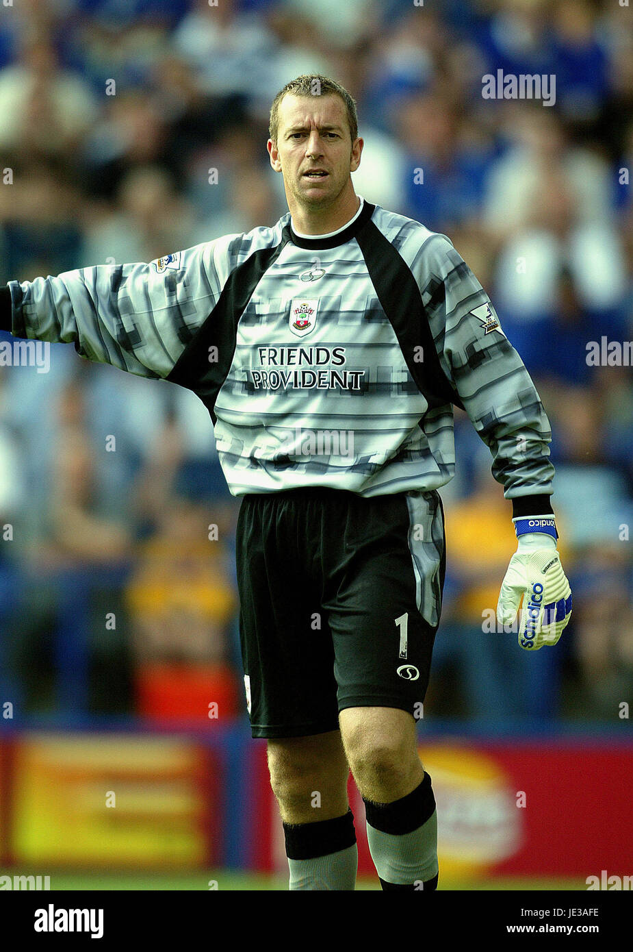PAUL JONES SOUTHAMPTON FC WALKERS STADIUM LEICESTER ENGLAND 16 August ...