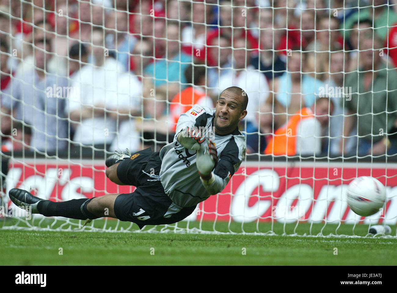 Tim howard hi-res stock photography and images - Alamy