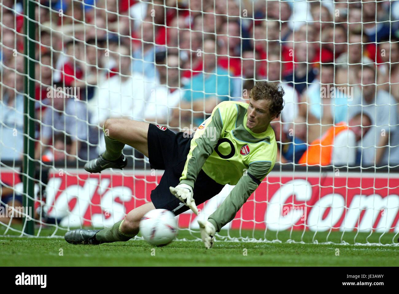 JENS LEHMANN ARSENAL FC MILLENIUM STADIUM CARDIFF WALES 10 August 2003 ...