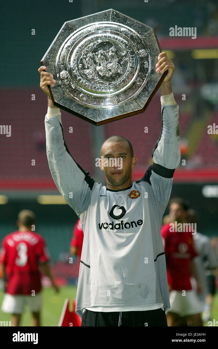 TIM HOWARD MANCHESTER UNITED FC MILLENIUM STADIUM CARDIFF WALES 10 ...