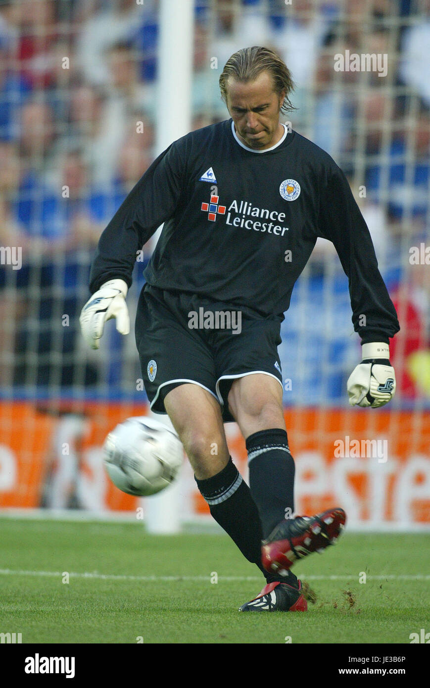 IAN WALKER LEICESTER CITY FC WALKERS STADIUM LEICESTER ENGLAND 08 ...