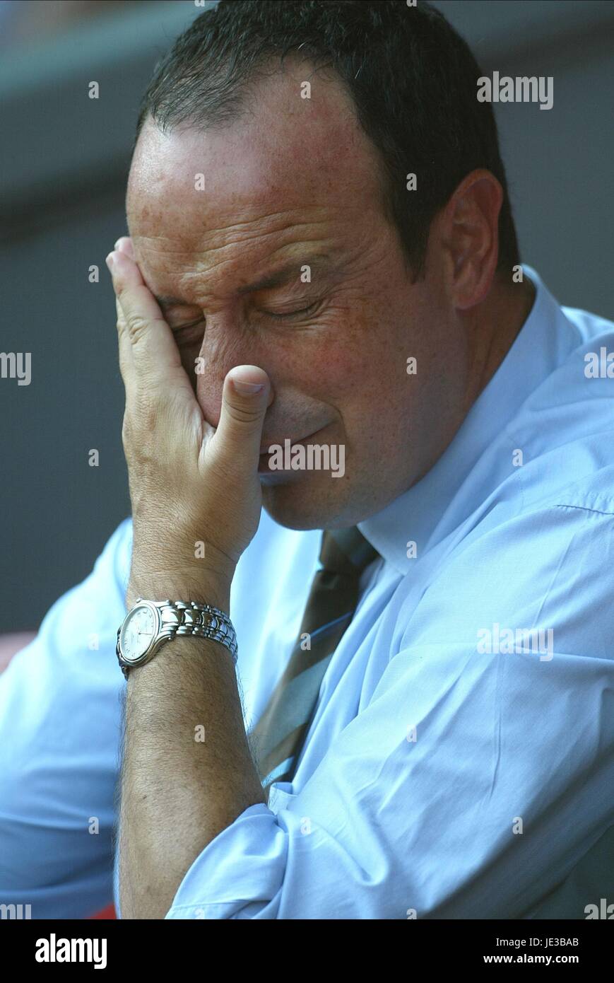 RAFA BENITEZ VALENCIA COACH ANFIELD LIVERPOOL ENGLAND 09 August 2003 ...