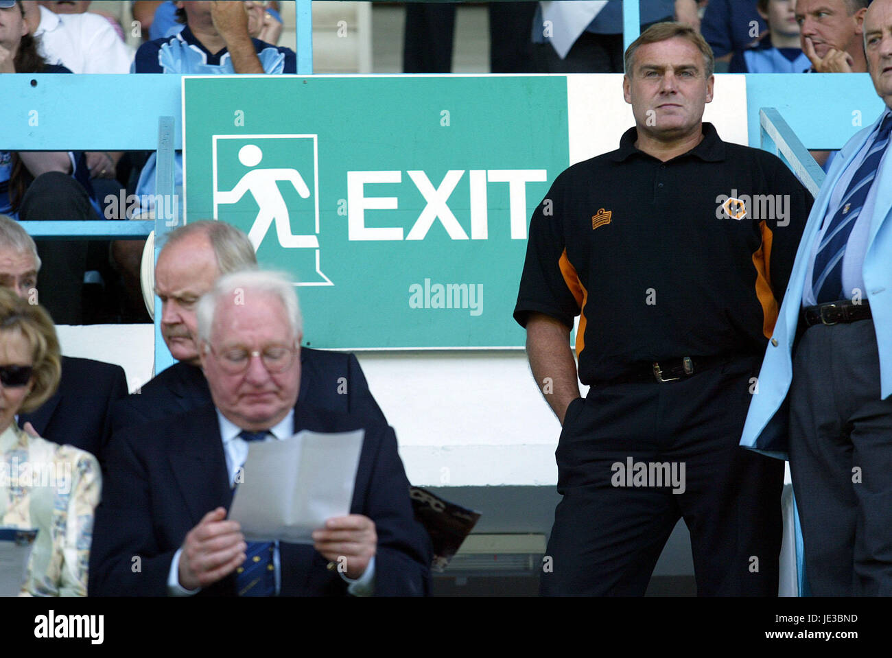 SIR JACK HAYWARD & DAVE JONES WOLVES CHAIRMAN & MANAGER HIGHFIELD ROAD ...