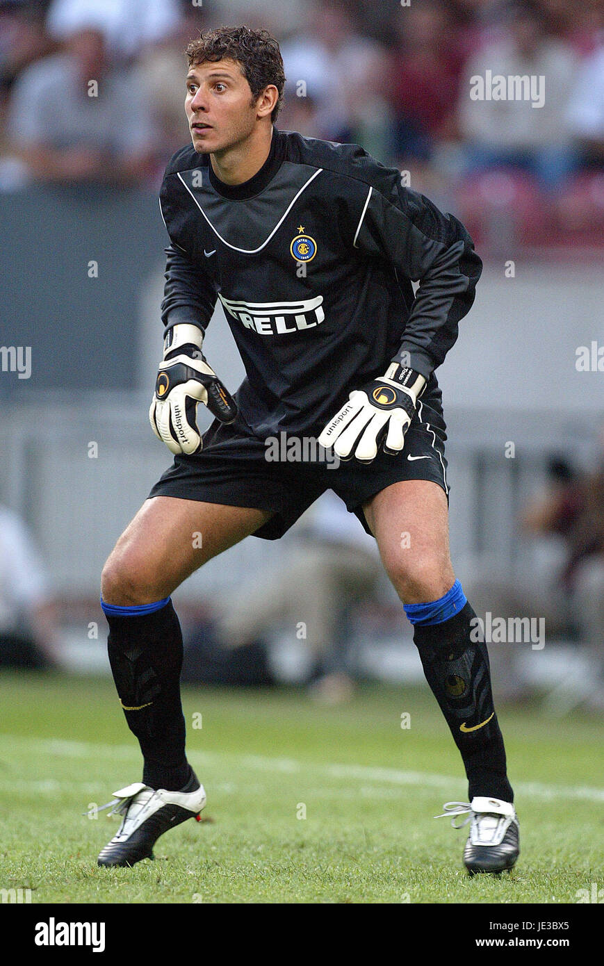 Francesco toldo inter hi-res stock photography and images - Alamy