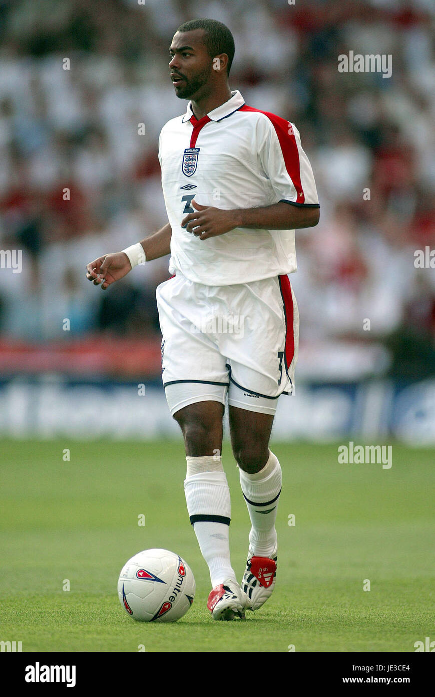 Ashley cole arsenal hi-res stock photography and images - Alamy