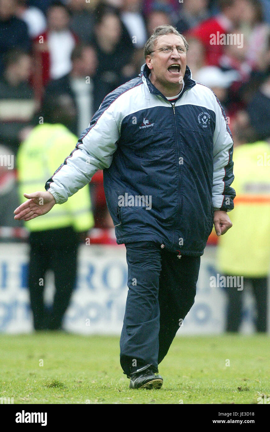 Sheffield united manager neil warnock hi-res stock photography and ...