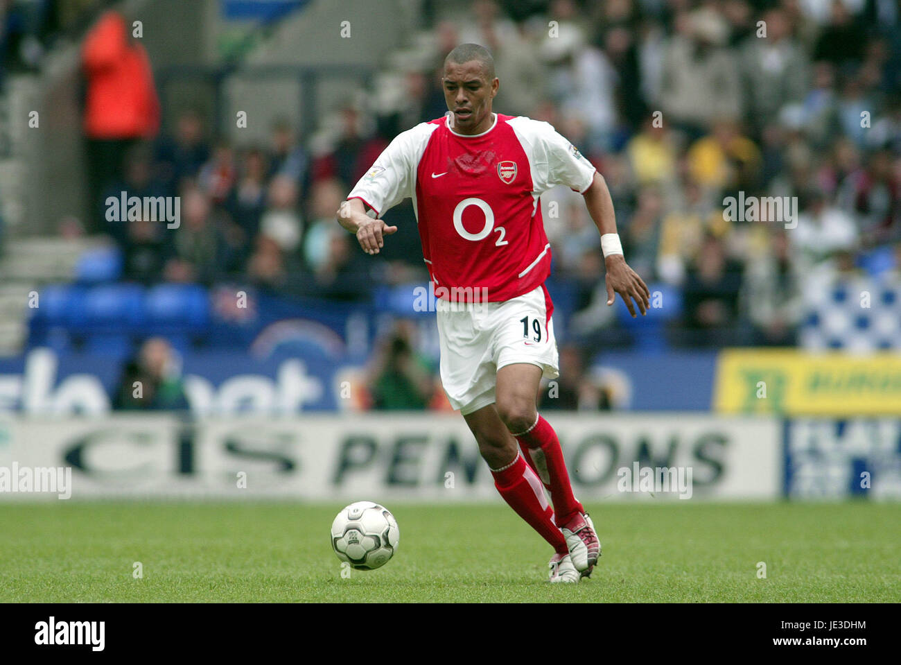 GILBERTO SILVA ARSENAL FC THE REEBOK STADIUM BOLTON ENGLAND 26 April ...