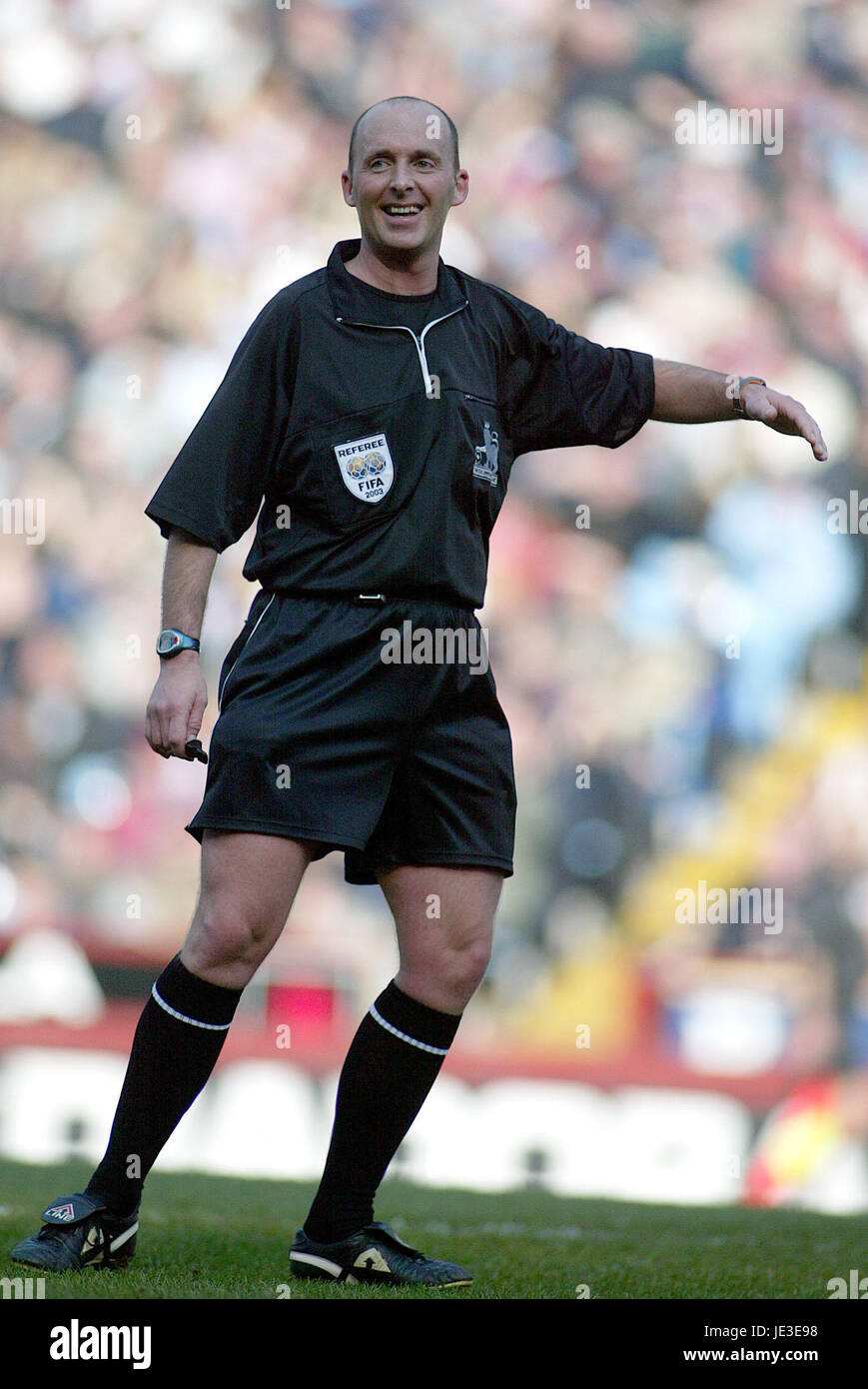 MIKE DEAN PREMIERSHIP FOOTBALL REFEREE VILLA PARK ASTON BIRMINGHAM ...