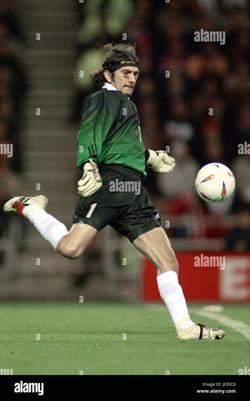 RECBER RUSTU TURKEY & FENERBAHCE SK THE STADIUM OF LIGHT SUNDERLAND 02 ...