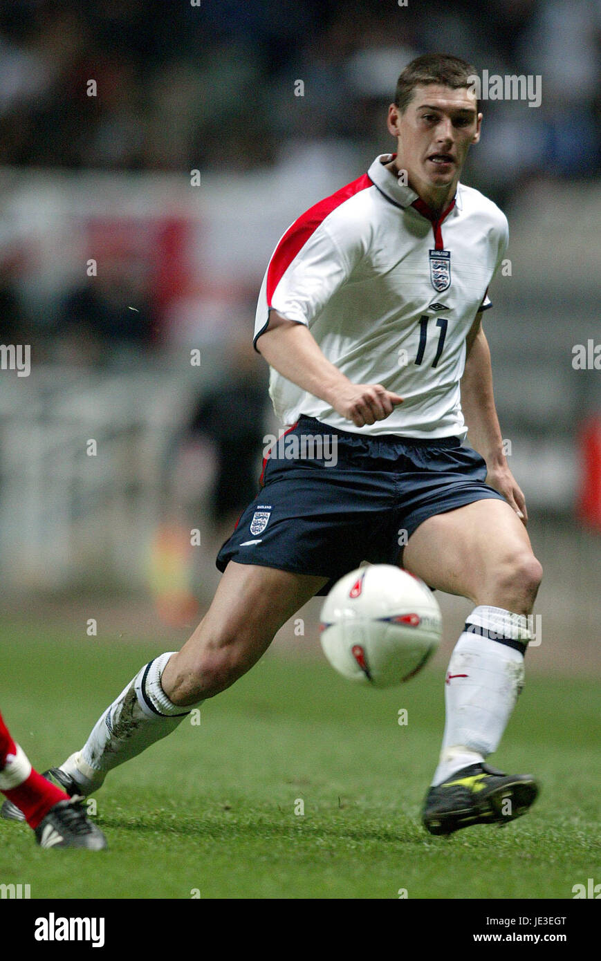 GARETH BARRY ENGLAND U21 & ASTON VILLA FC ST JAMES PARK NEWCASTLE 01 ...