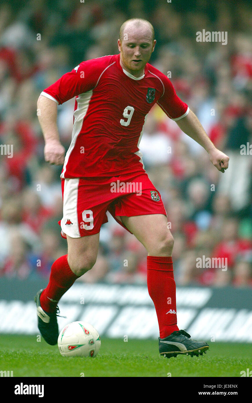 JOHN HARTSON WALES & GLASGOW CELTIC FC MILLENNIUM STADIUM CARDIFF WALES ...