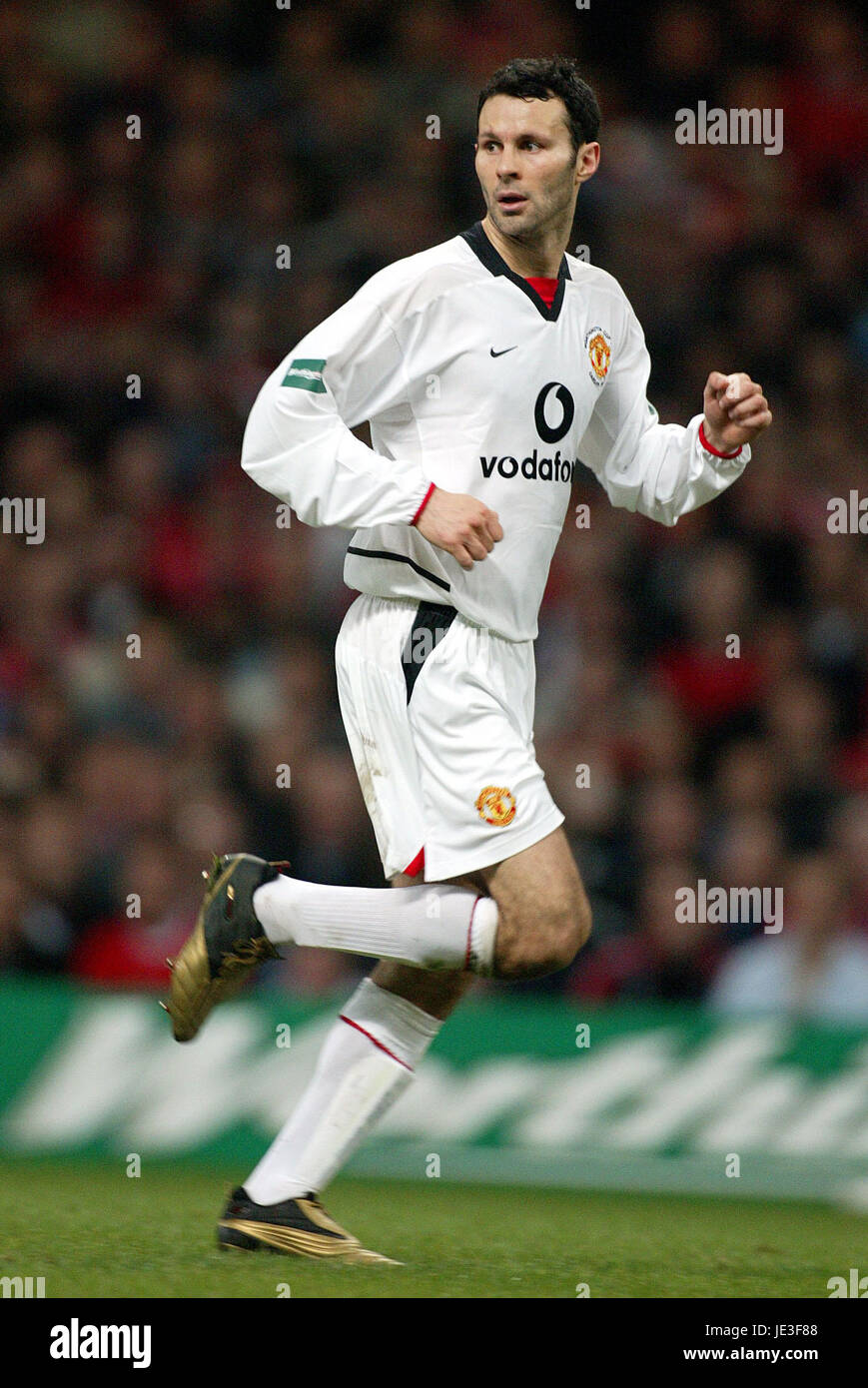 RYAN GIGGS MANCHESTER UNITED FC MILLENNIUM STADIUM CARDIFF WALES 02 ...