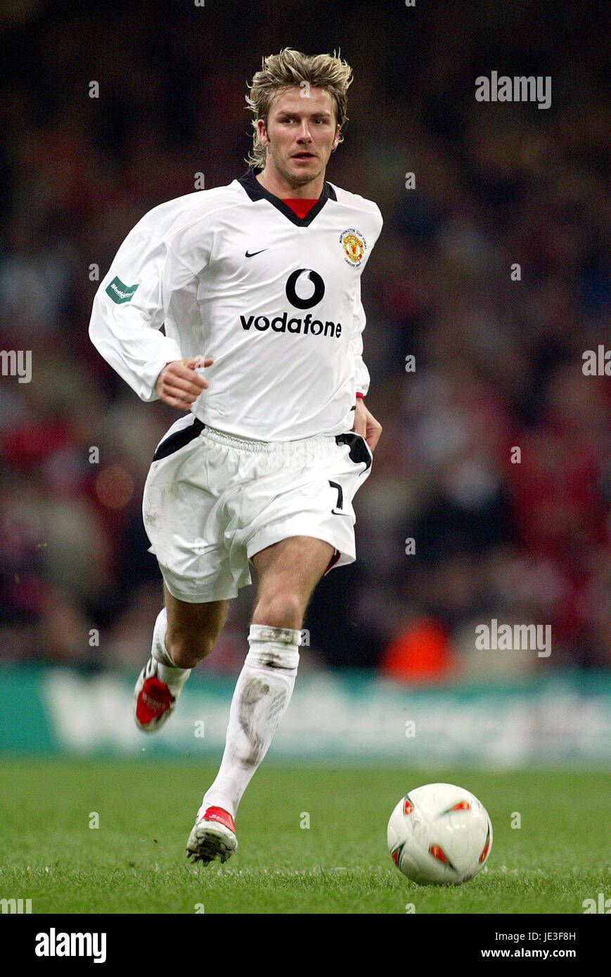 DAVID BECKHAM MANCHESTER UNITED FC MILLENNIUM STADIUM CARDIFF WALES 02 ...