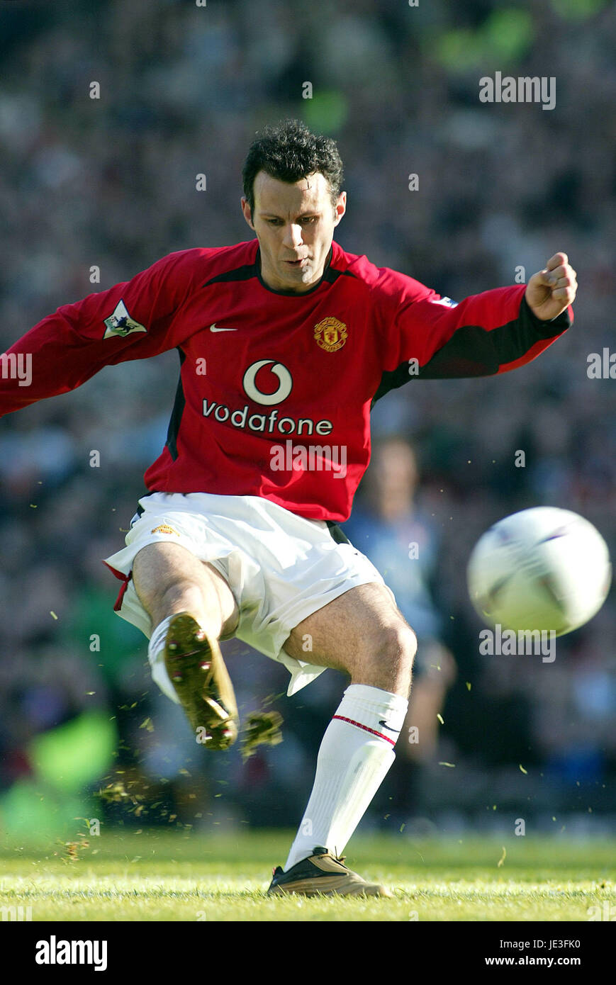 RYAN GIGGS MISS MANCHESTER UTD V ARSENAL OLD TRAFFORD MANCHESTER ...