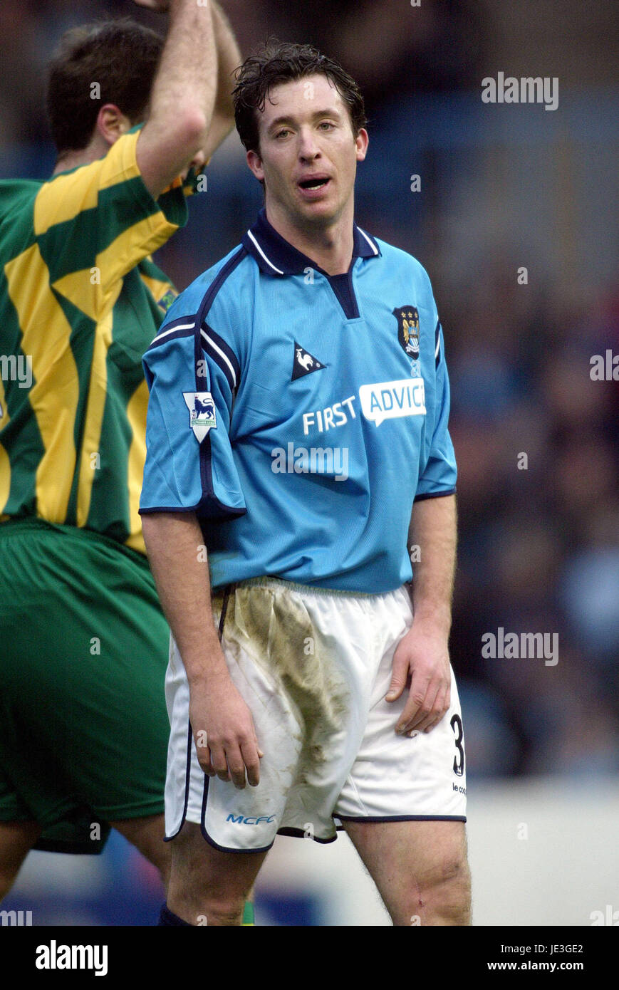 ROBBIE FOWLER MANCHESTER CITY FC MAINE ROAD MANCHESTER ENGLAND 01 ...