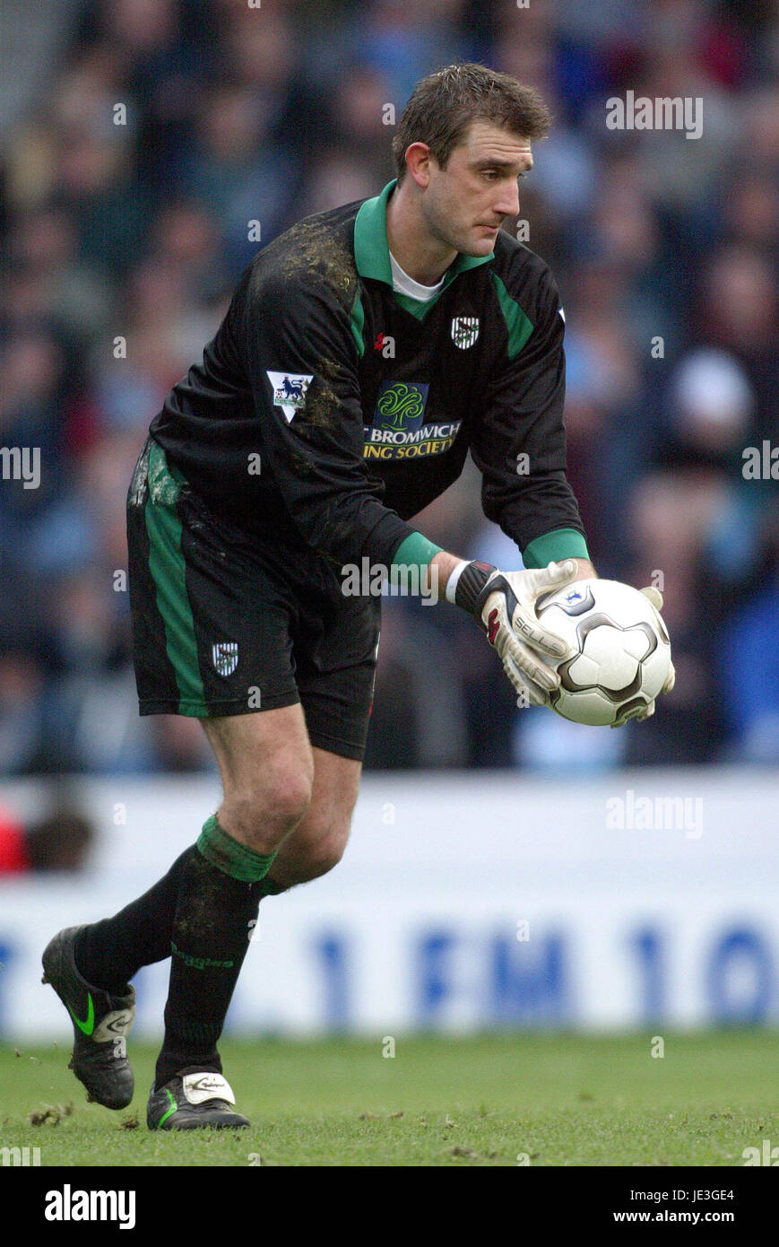 RUSSELL HOULT WEST BROMWICH ALBION FC MAINE ROAD MANCHESTER ENGLAND 01 ...