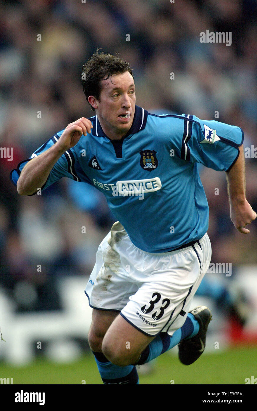 ROBBIE FOWLER MANCHESTER CITY FC MAINE ROAD MANCHESTER ENGLAND 01 ...