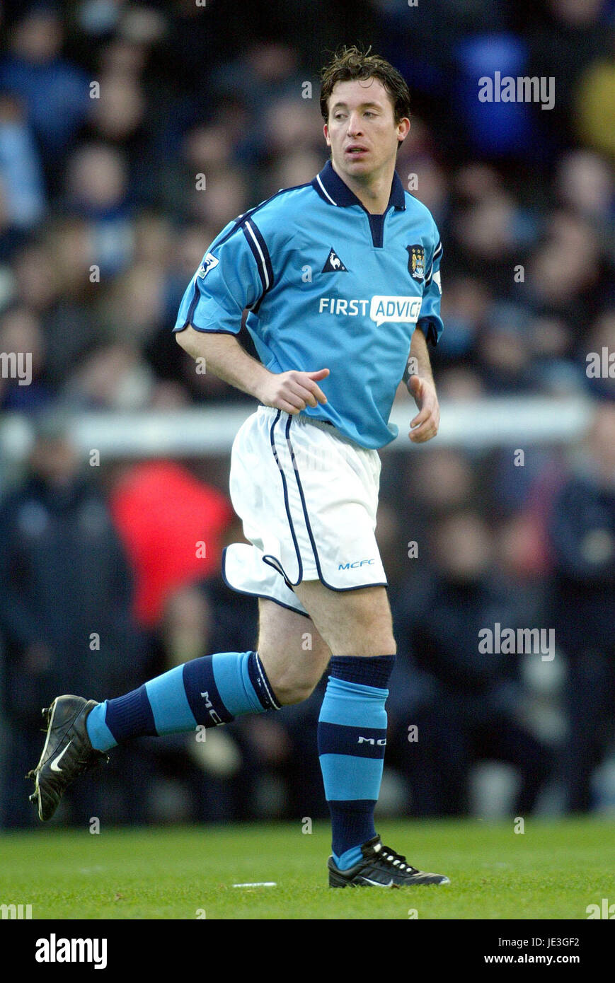 ROBBIE FOWLER MANCHESTER CITY FC MAINE ROAD MANCHESTER ENGLAND 01 ...