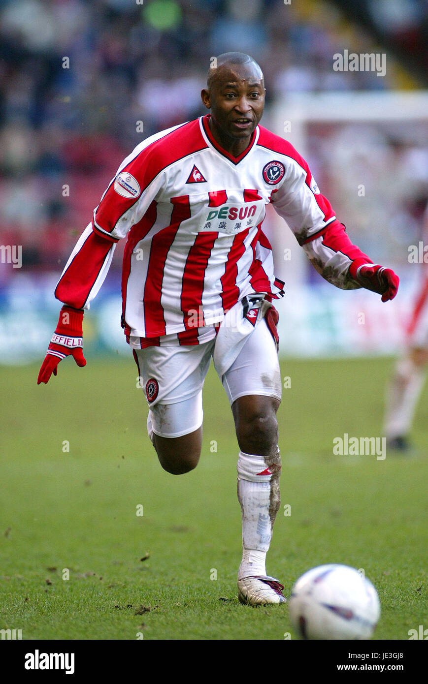 PETER NDLOVU SHEFFIELD UNITED FC BRAMALL LANE SHEFFIELD ENGLAND 25 ...