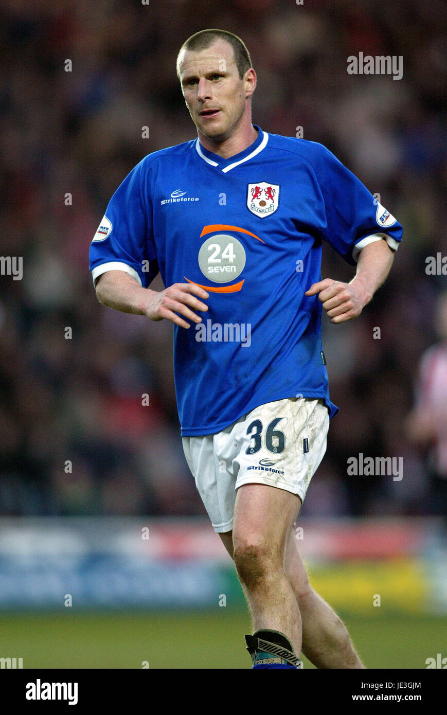 STEVE CLARIDGE MILLWALL FC ST MARY'S STADIUM SOUTHAMPTON ENGLAND 25 ...