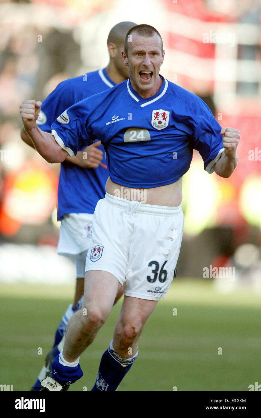 STEVE CLARIDGE MILLWALL FC ST MARY'S STADIUM SOUTHAMPTON ENGLAND 25 ...