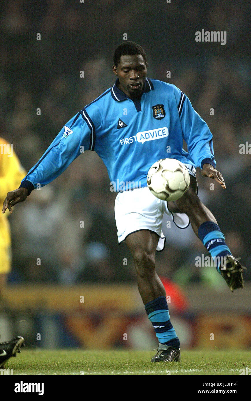 MARC-VIVIEN FOE MANCHESTER CITY FC MAINE ROAD MANCHESTER CITY FC 11 ...